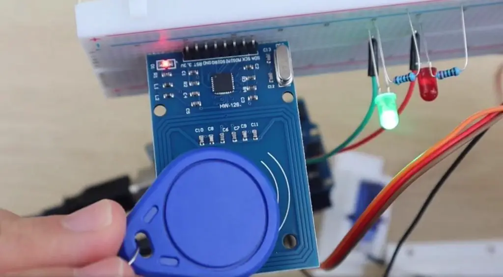 Arduino Based RFID Door Lock - Make Your Own - The DIY Life