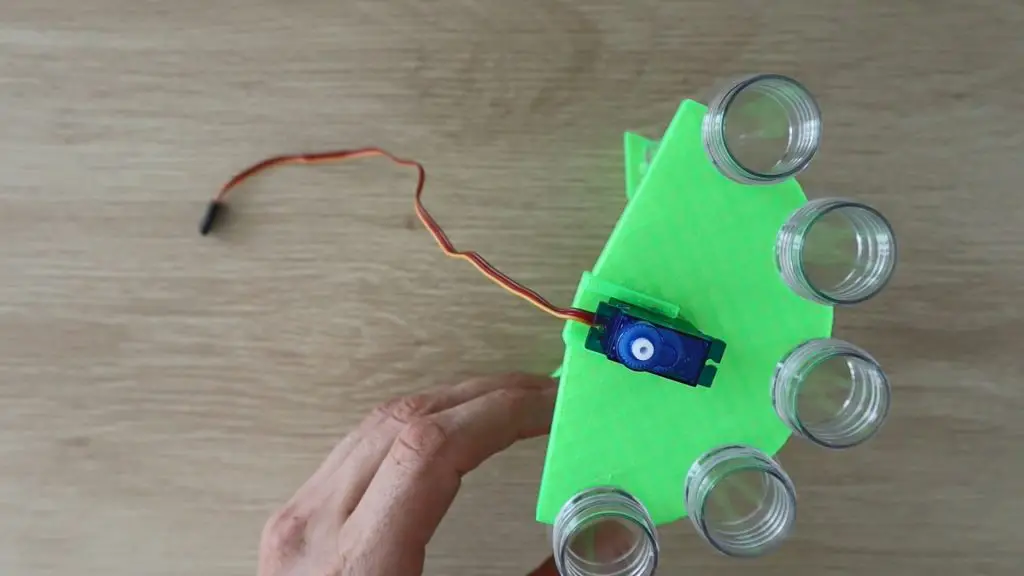 Arduino Based Automatic Skittles Colour Sorter Make Your Own The Diy Life
