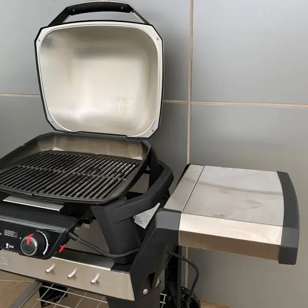 Weber Pulse 2000 on Cart Plugged In - The DIY Life