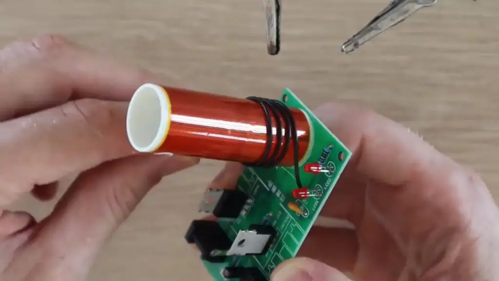 Building A $5 Mini Tesla Coil Kit From Wish - The DIY Life