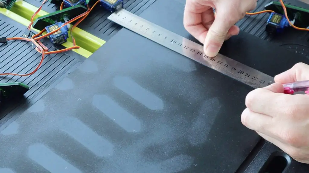 Mechanical 7 Segment Display Clock Using An Arduino & 28 Servos - The DIY Life