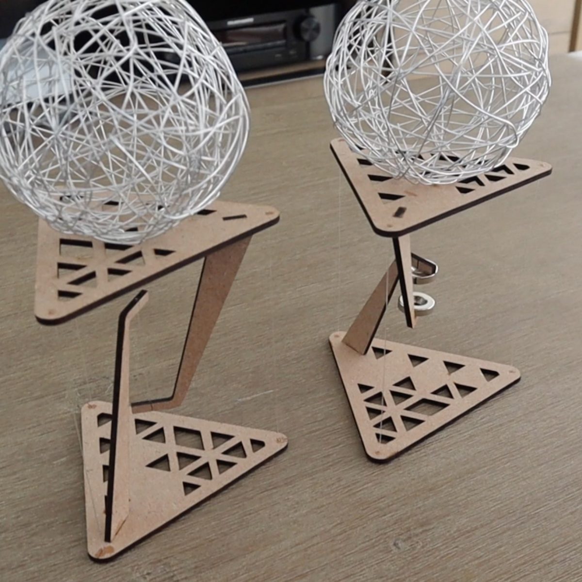 Centre String Support on Tensegrity Table - The DIY Life