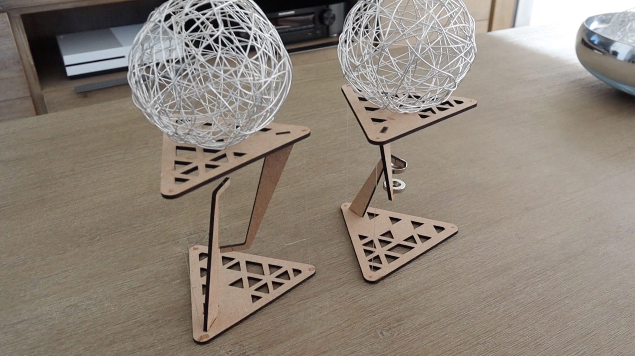 Make Your Own Desktop Tensegrity Tables - The DIY Life