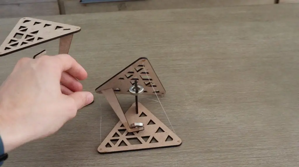 Make Your Own Desktop Tensegrity Tables - The DIY Life