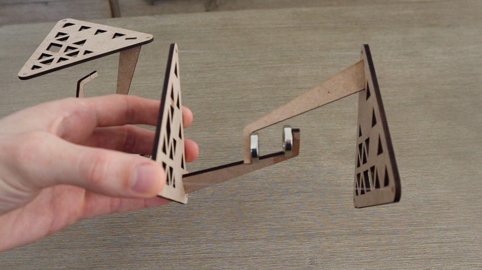 Make Your Own Desktop Tensegrity Tables - The DIY Life