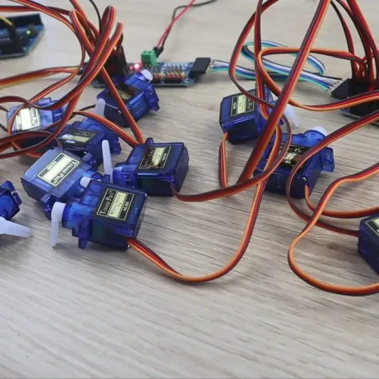 PCA9685 16 Channel Servo Driver - The DIY Life