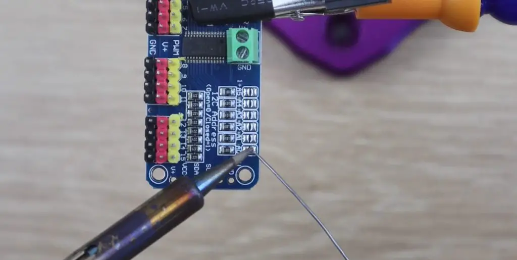Connect Up To 992 Servos To An Arduino, Using I2C - Just 2 Pins - The ...