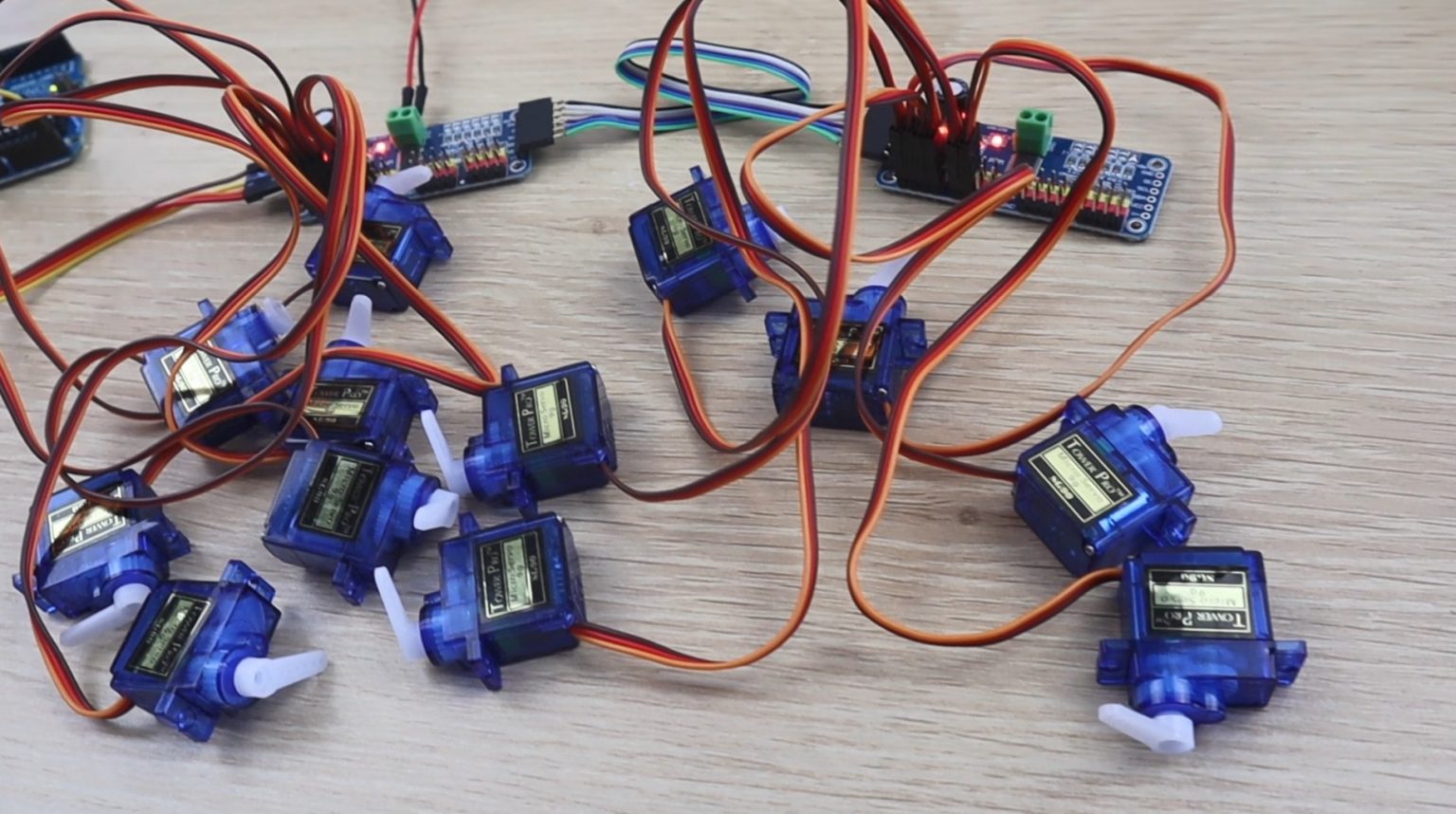 Connect Up To 992 Servos To An Arduino, Using I2C - Just 2 Pins - The ...