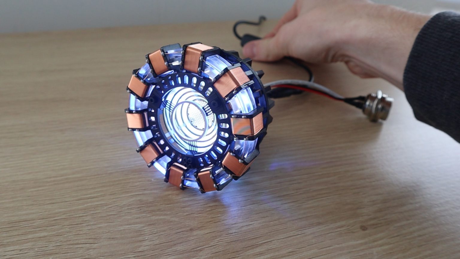 DIY Arc Reactor CPU Performance Monitor, Powered By An Arduino - The DIY Life
