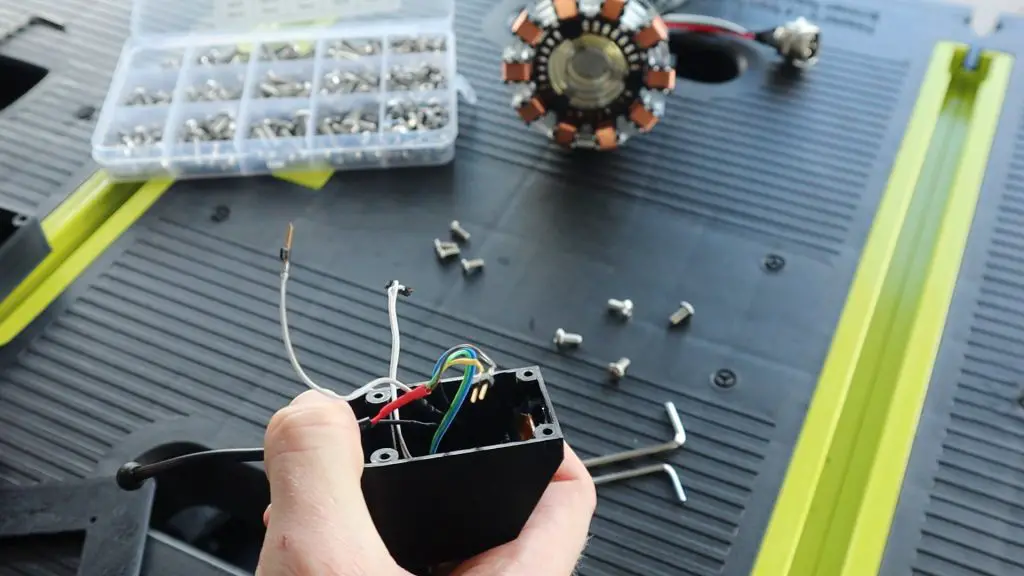 DIY Arc Reactor CPU Performance Monitor, Powered By An Arduino - The ...