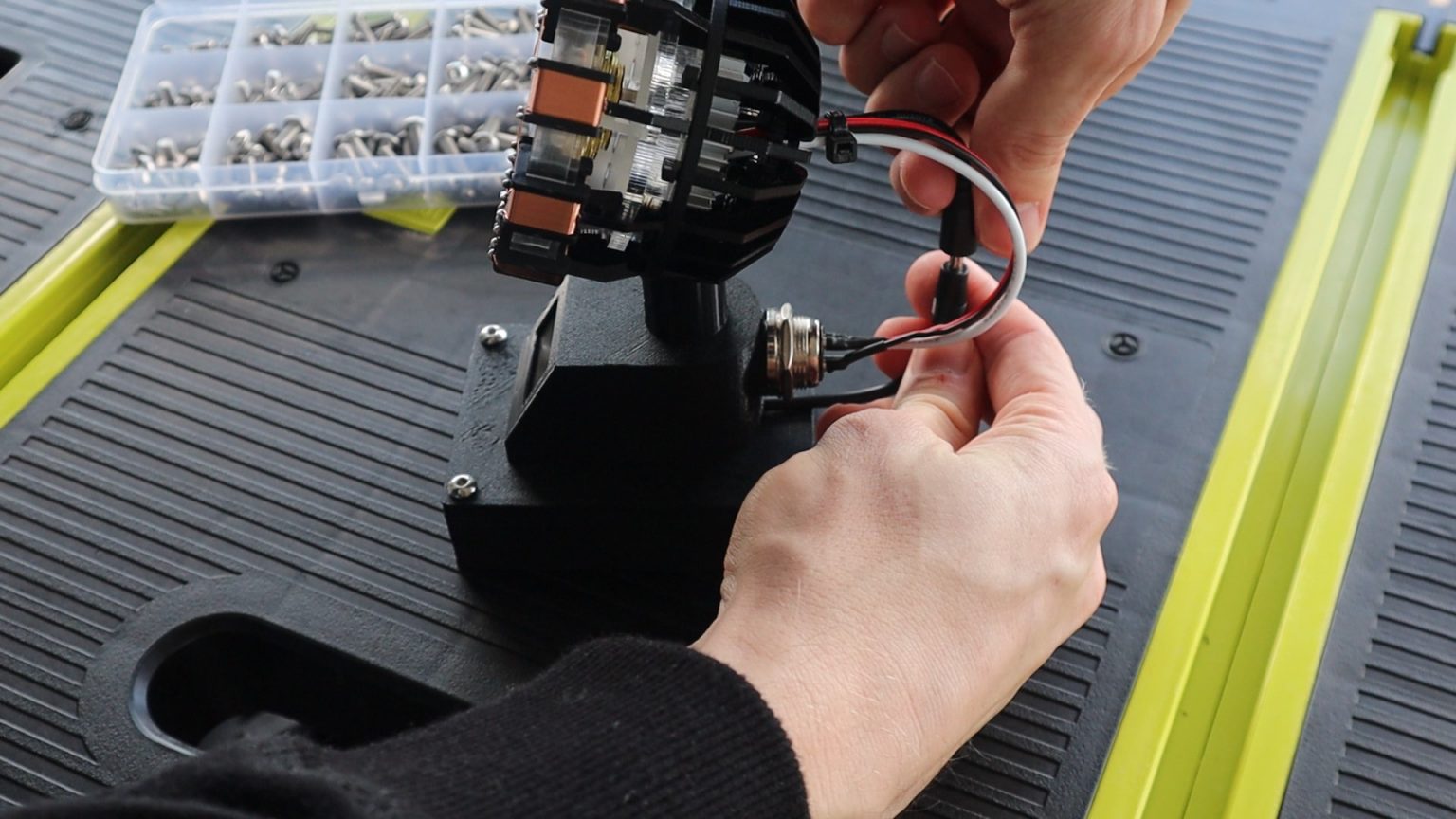 DIY Arc Reactor CPU Performance Monitor, Powered By An Arduino - The DIY Life