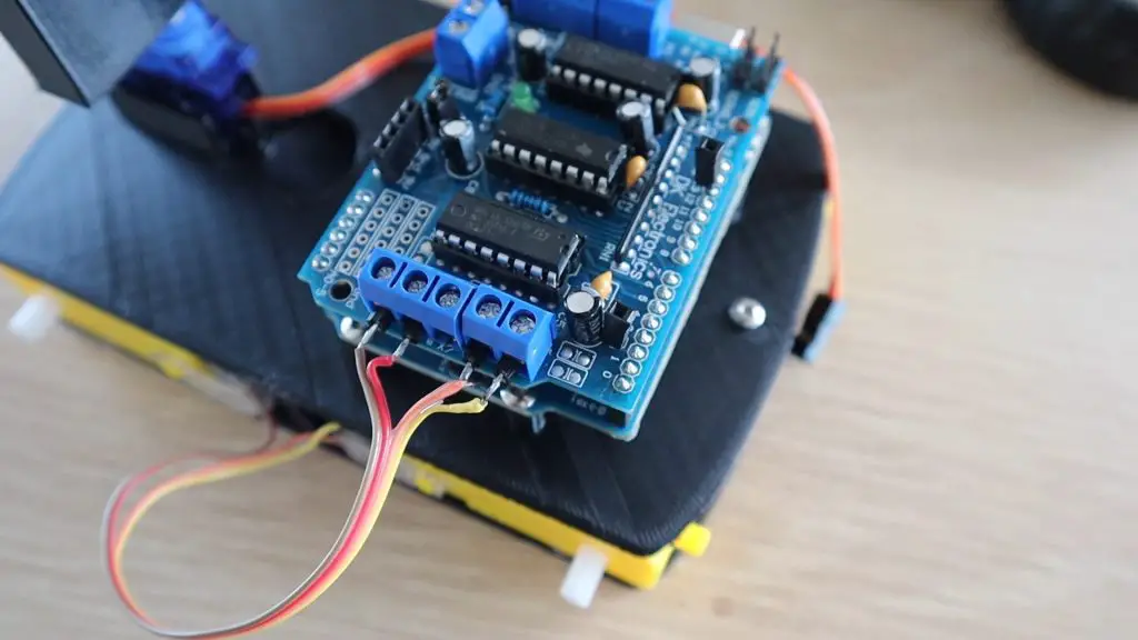 Arduino Based Obstacle Avoiding Robot Car - The DIY Life