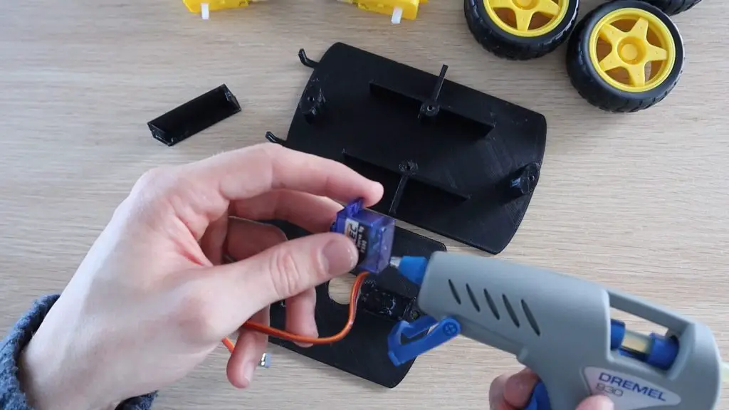 Arduino Based Obstacle Avoiding Robot Car - The DIY Life