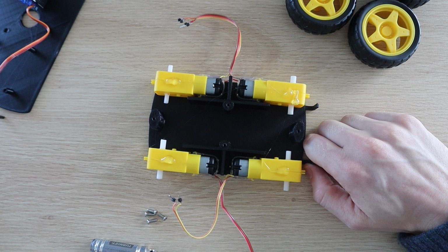 Arduino Based Obstacle Avoiding Robot Car - The DIY Life