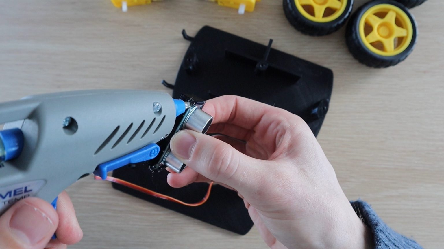 Arduino Based Obstacle Avoiding Robot Car - The DIY Life