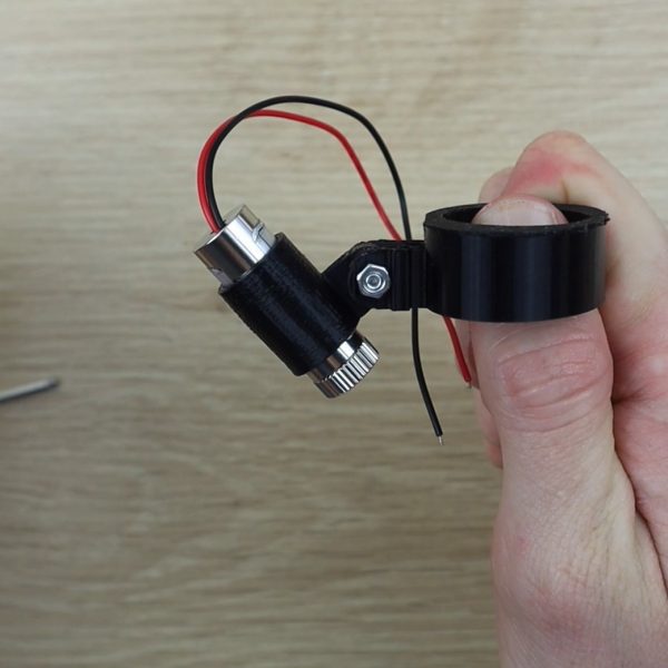 Laser Pointer Mounted Onto Cutting Head - The DIY Life