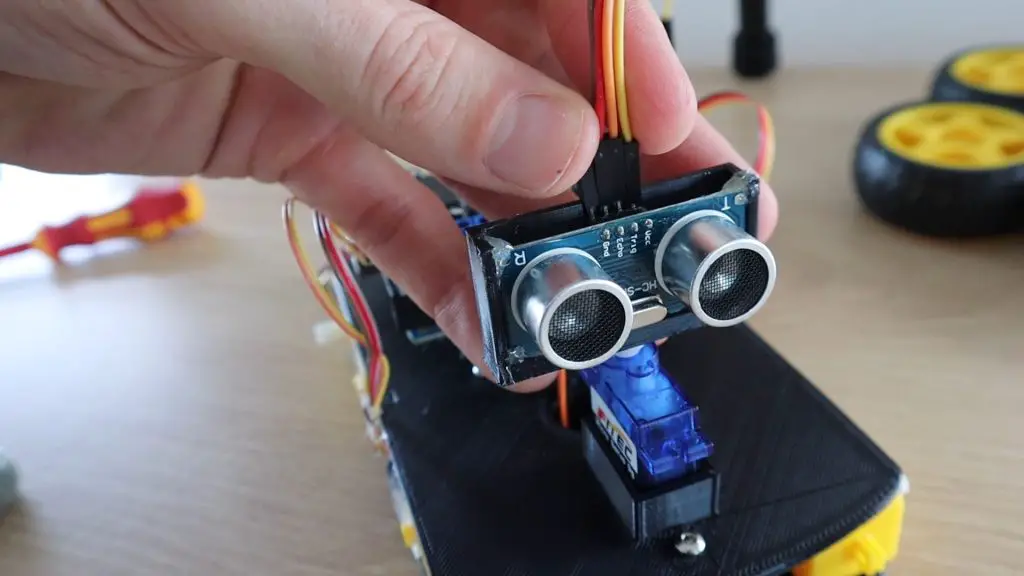 Arduino Based Obstacle Avoiding Robot Car - The DIY Life