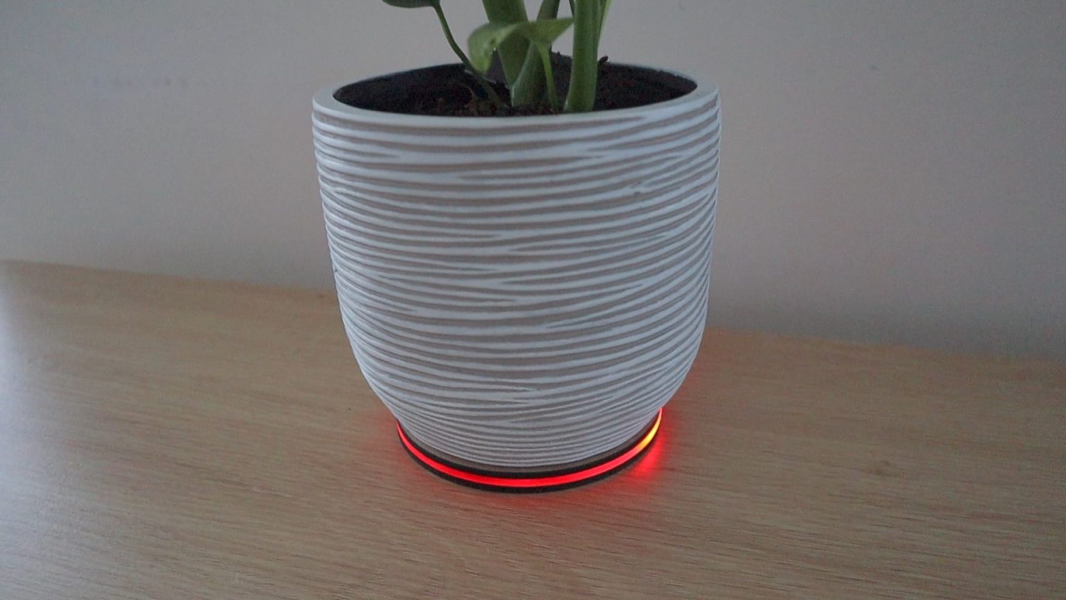 DIY Smart Indoor Plant Base - Know When Your Plant Needs Watering - The ...