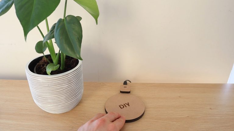 DIY Smart Indoor Plant Base - Know When Your Plant Needs Watering - The ...