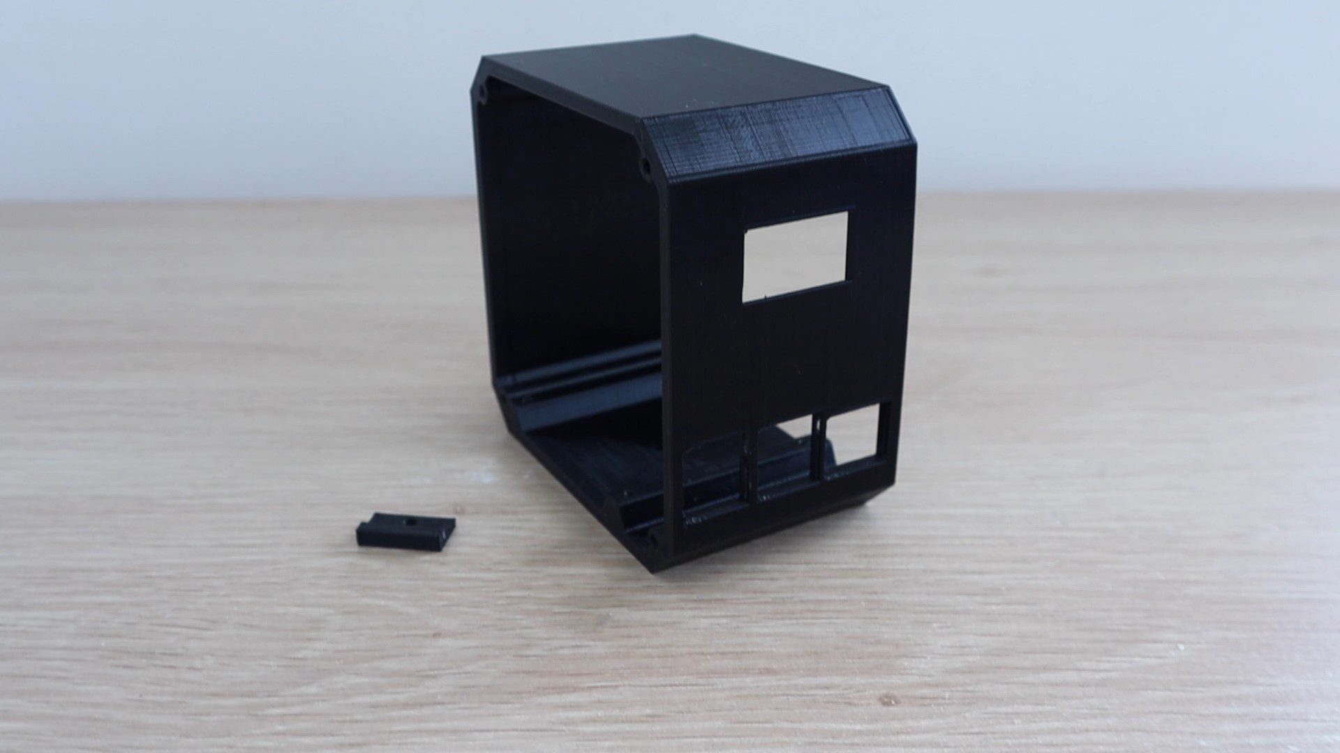 DIY Raspberry Pi 4 Desktop Case With OLED Stats Display - The DIY Life