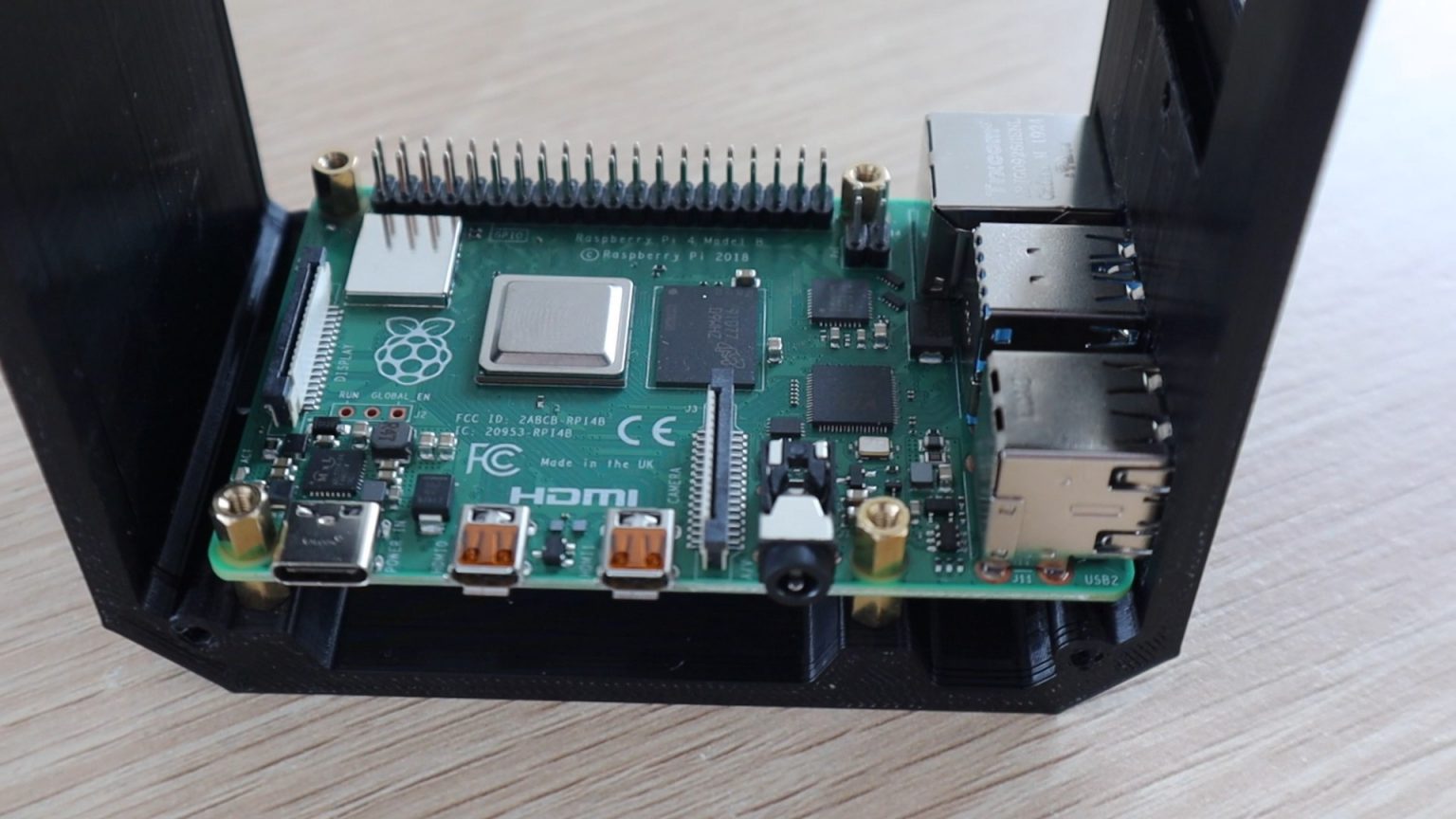 DIY Raspberry Pi 4 Desktop Case With OLED Stats Display - The DIY Life