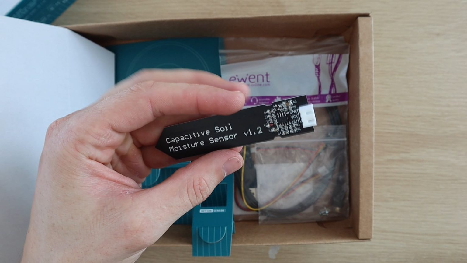 Arduino Oplà IoT Kit - Unboxing And First Impressions - The DIY Life