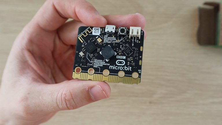 Micro:bit Automatic Plant Watering System - The DIY Life