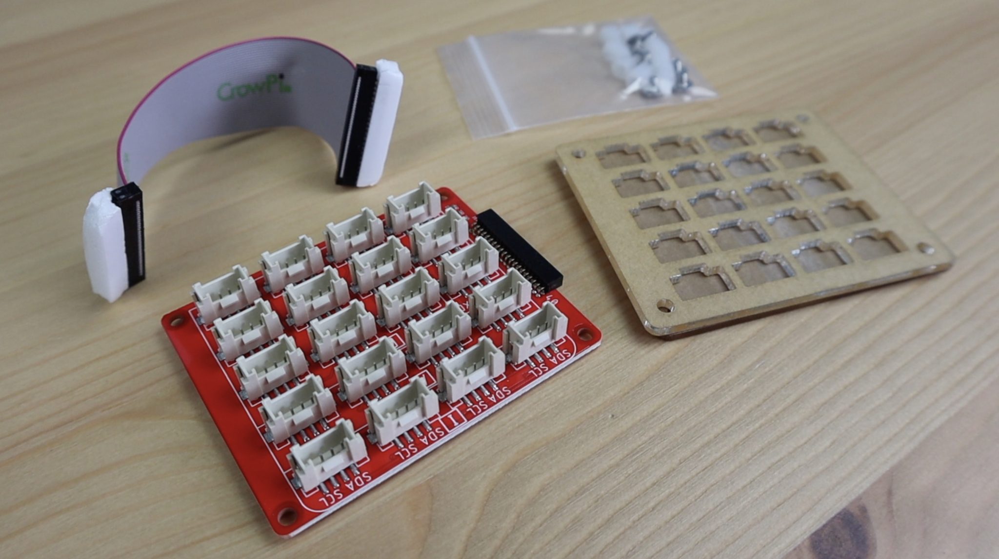 A New Raspberry Pi Powered Laptop - The CrowPi-L - The DIY Life