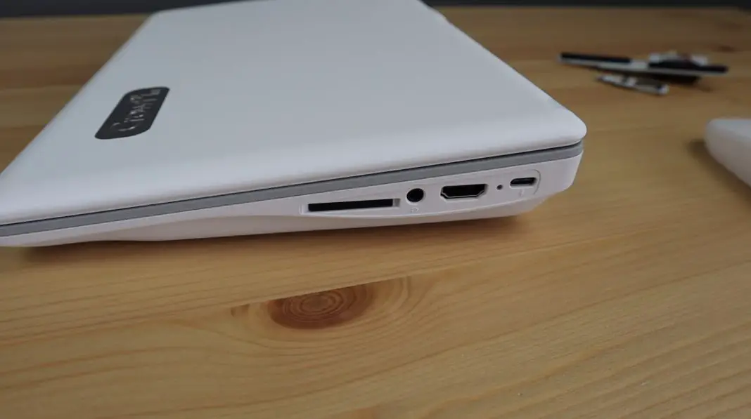 A New Raspberry Pi Powered Laptop - The CrowPi-L - The DIY Life