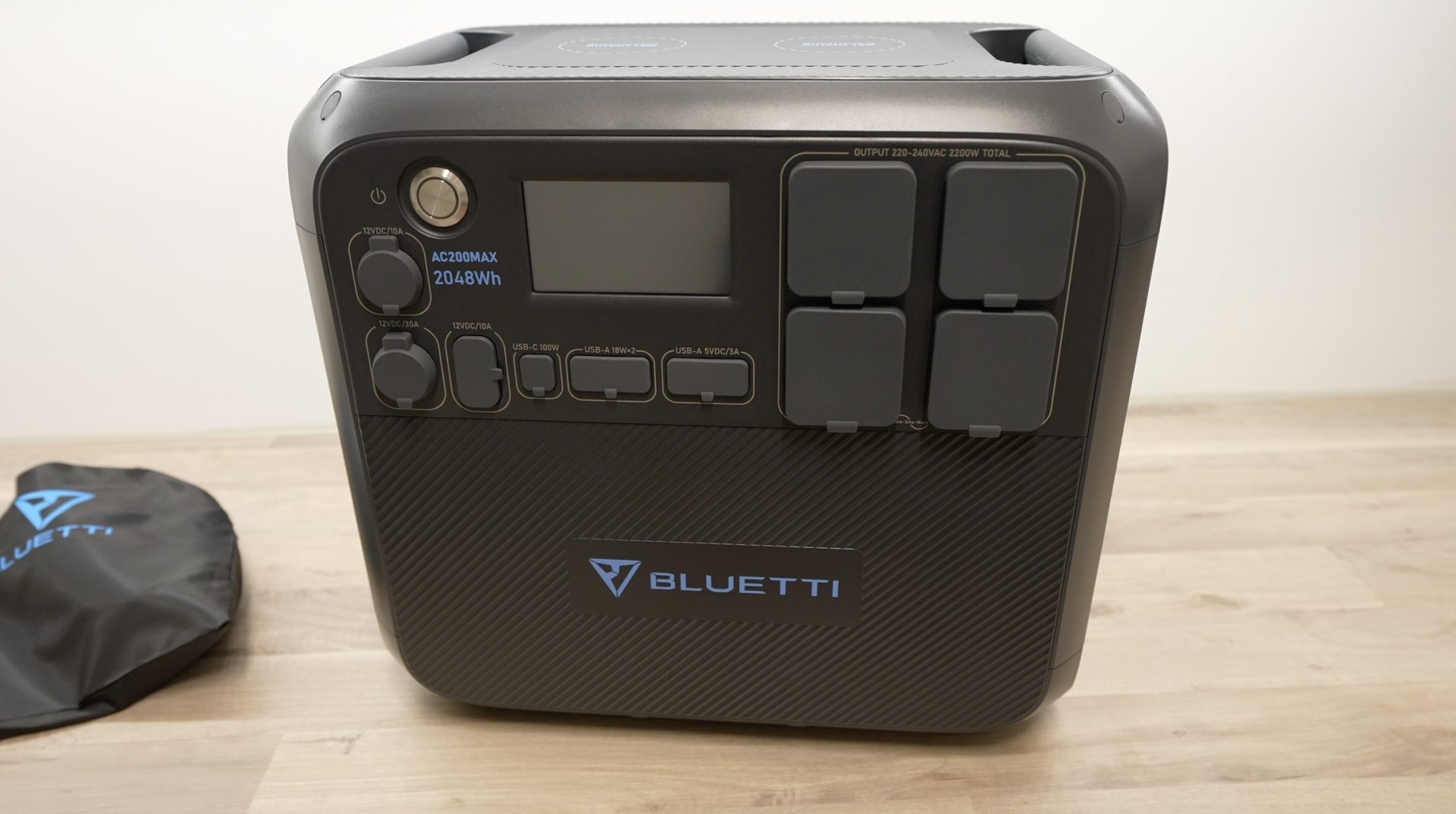 Bluetti AC200MAX Portable Power Station - Unboxing & Review - The DIY Life