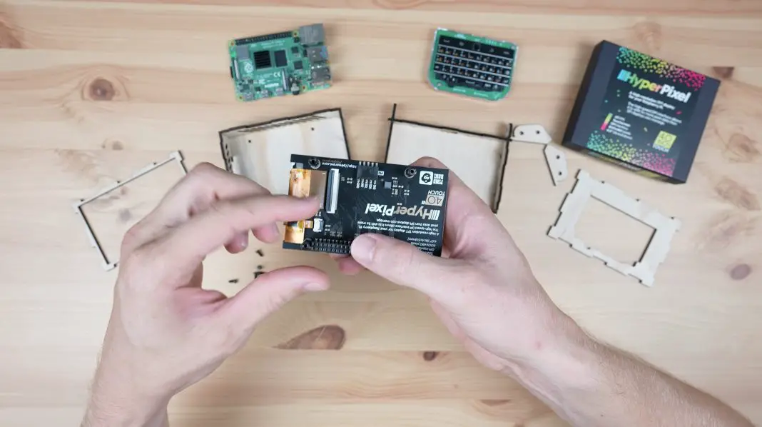 Make A Tiny Raspberry Pi Based Cyberdeck - The DIY Life