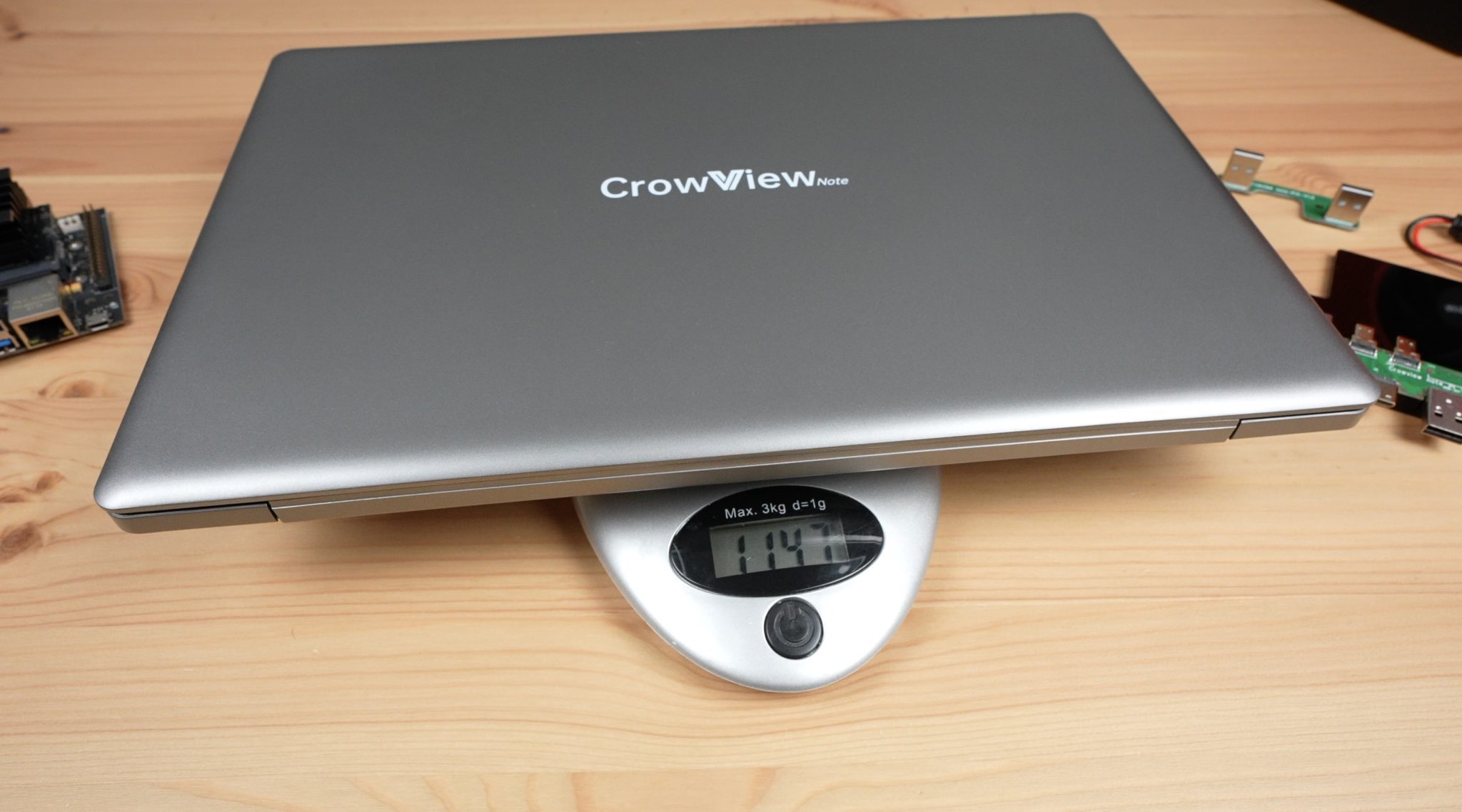 CrowView Note 14" Workstation - Unboxing and Review - The DIY Life