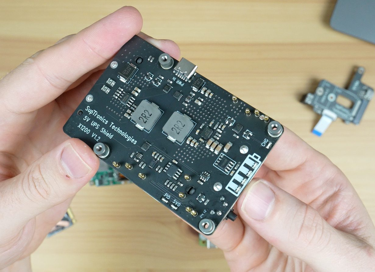 Battery-Level-Indicator-and-Charging-LED - The DIY Life