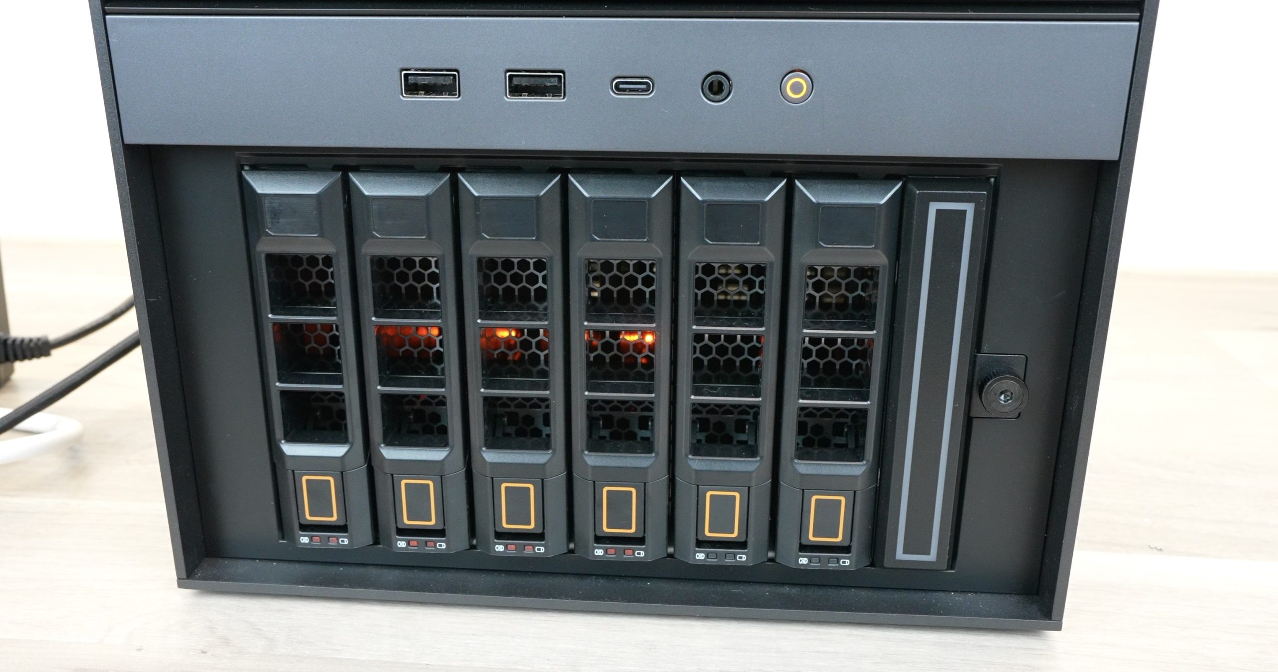 Drive-Bays-On-ZimaCube-Pro - The DIY Life