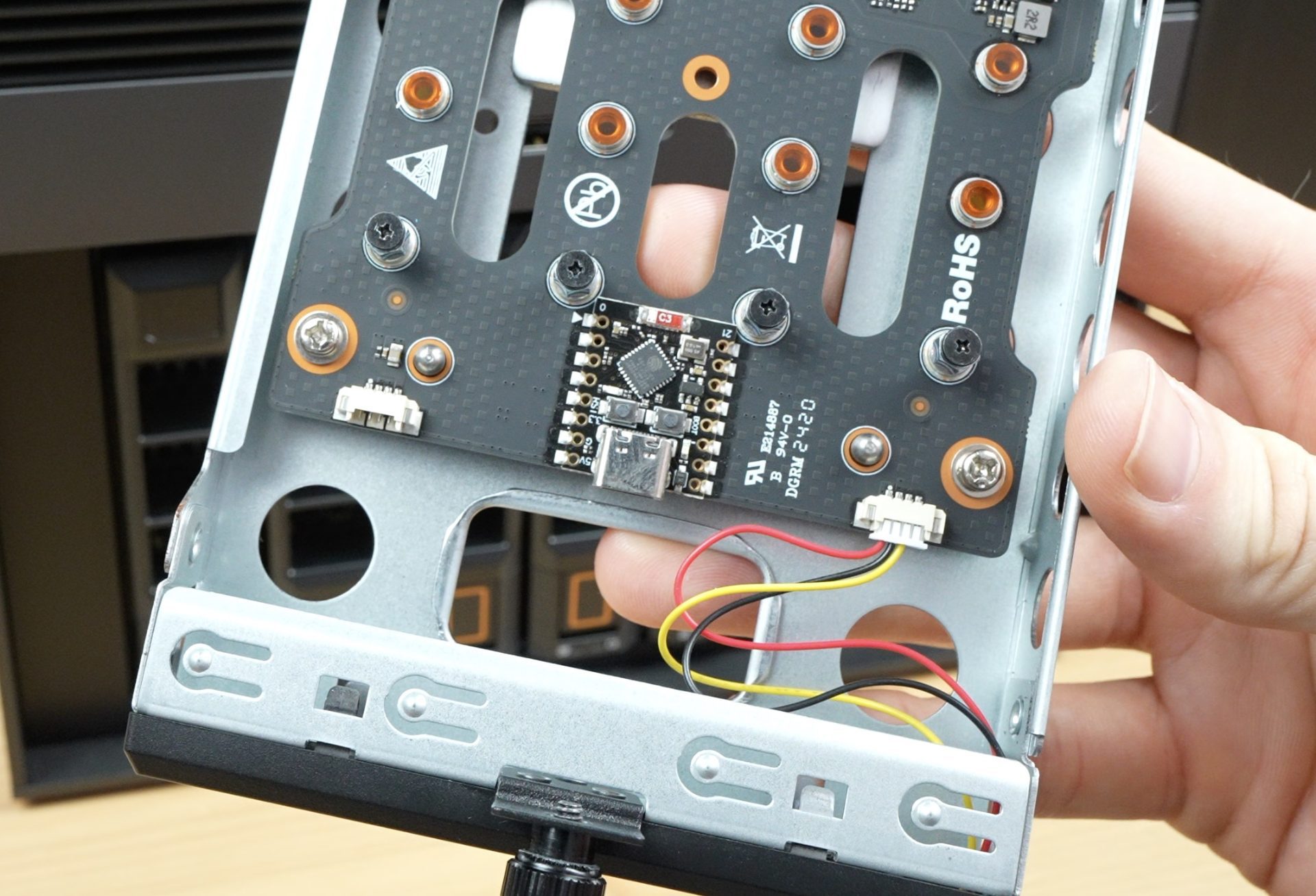 I Tried The ZimaCube Pro, Is This The Perfect Home Server? - The DIY Life