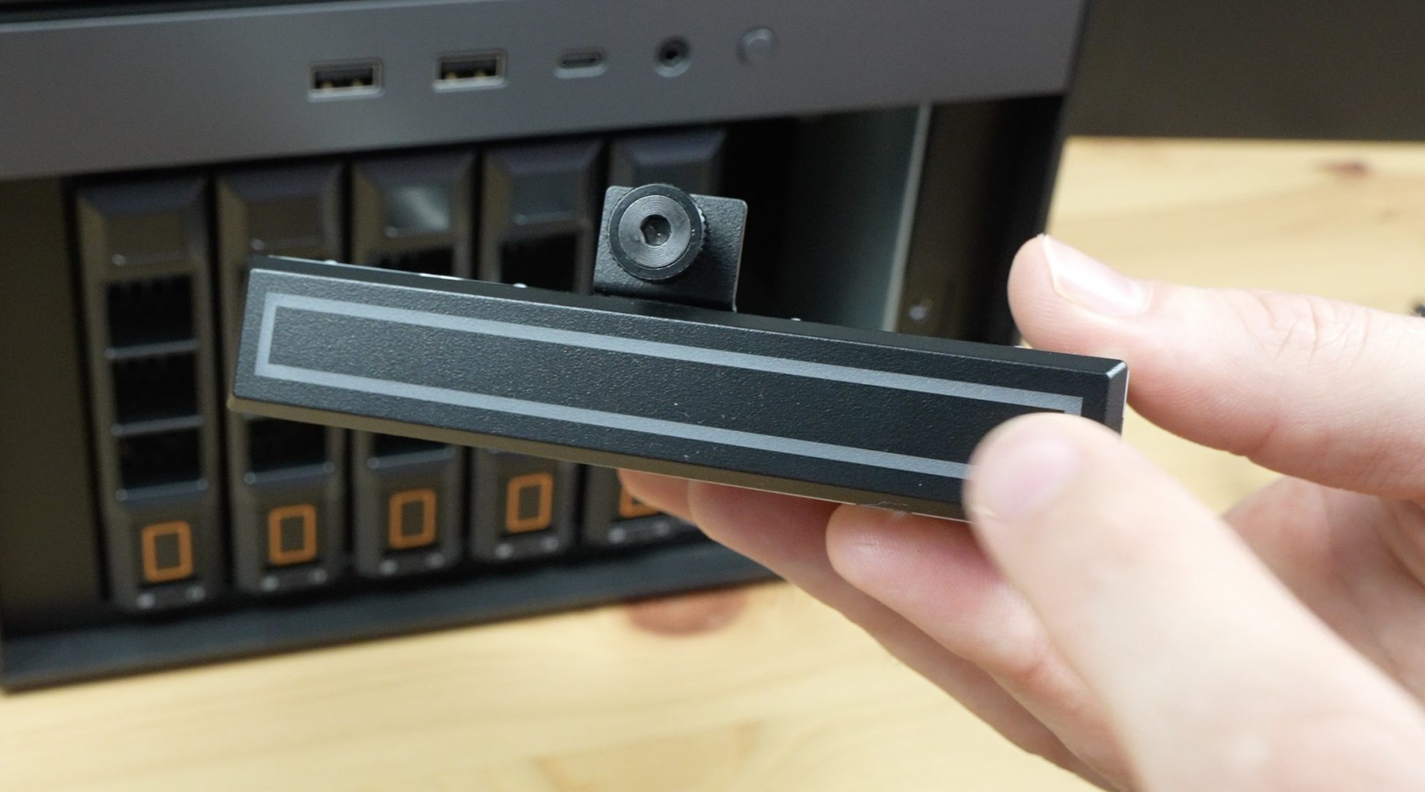 I Tried The ZimaCube Pro, Is This The Perfect Home Server? - The DIY Life