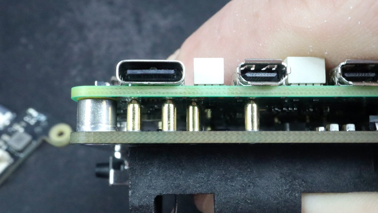 Ultimate Raspberry Pi 5 Desktop Server with UPS, NVMe Drive & Stats ...