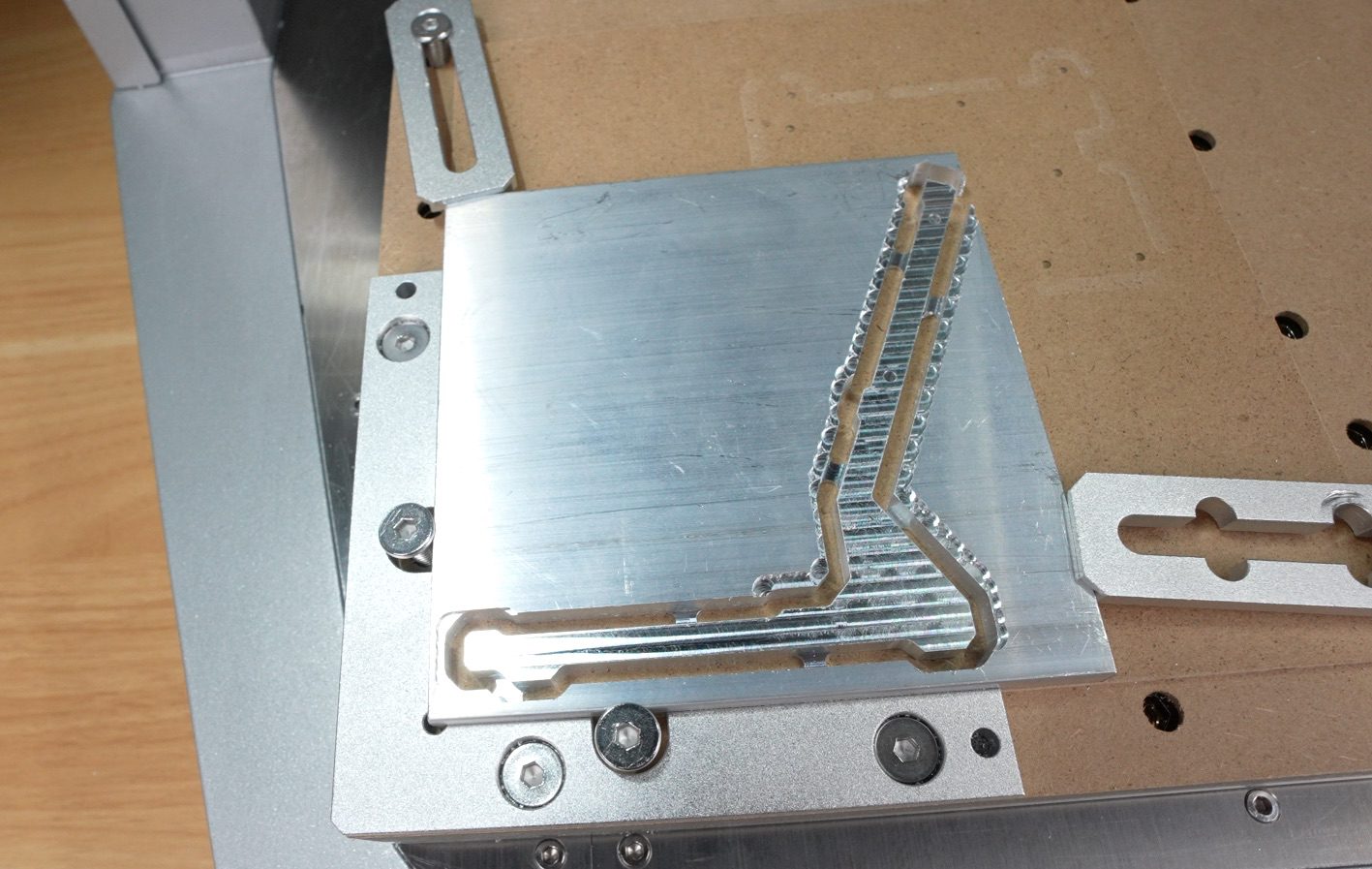 Contouring The Leg With Tabs - The DIY Life